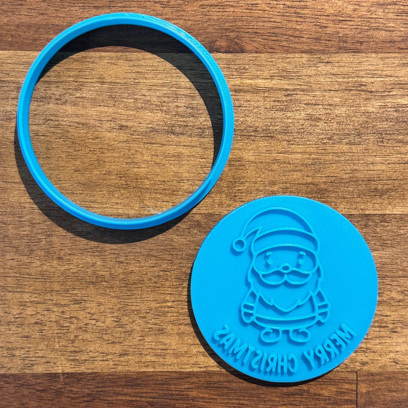 Merry Christmas with Santa Cookie Cutter and Embosser 7.5cm Round ...